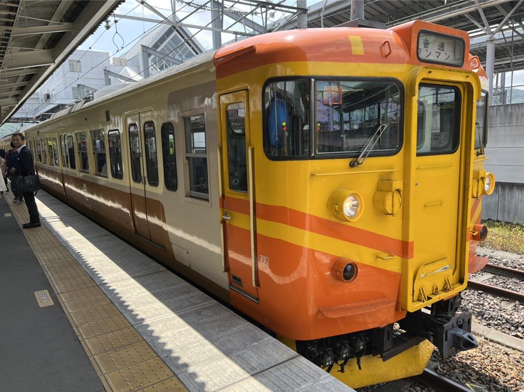 EMU100「英國貴婦」11／12展示 限定便當、車票超值包開賣 - 生活 - 中時