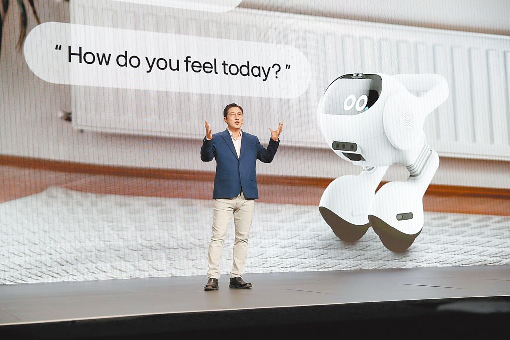 AI機器人更強大 毛小孩與家事一肩扛 - 消費 - 中國時報