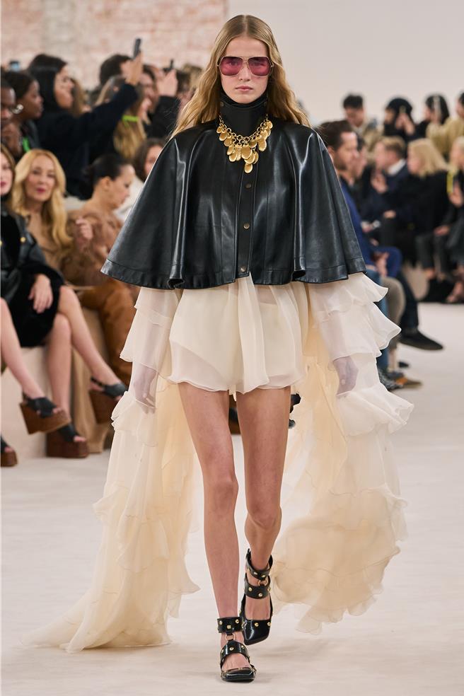 渡邊杏現身Chloe 2024冬裝大秀 - 娛樂 - 中時