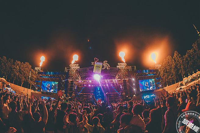 韓國K-pop襲台 「Golden Wave in Taiwan」演唱會將近，有機會免費入場！ - 觸食旅 - 中時新聞網