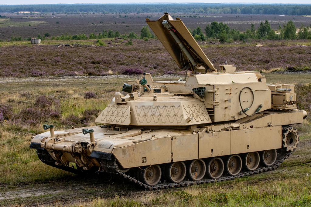 俄又繳獲2輛戰利品 軍官：太重了 不適合黑土 - 軍事 - 中時新聞網