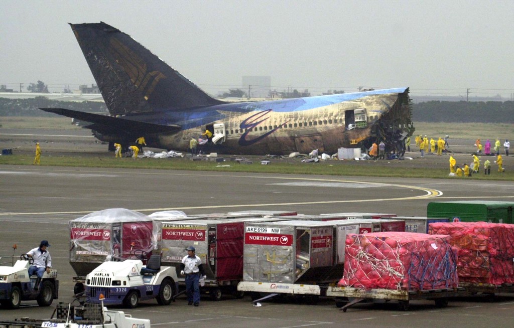 新航飛安優等生！唯一空難在台灣 颱風夜撞怪手爆炸釀83死 - 國際 - 中時新聞網