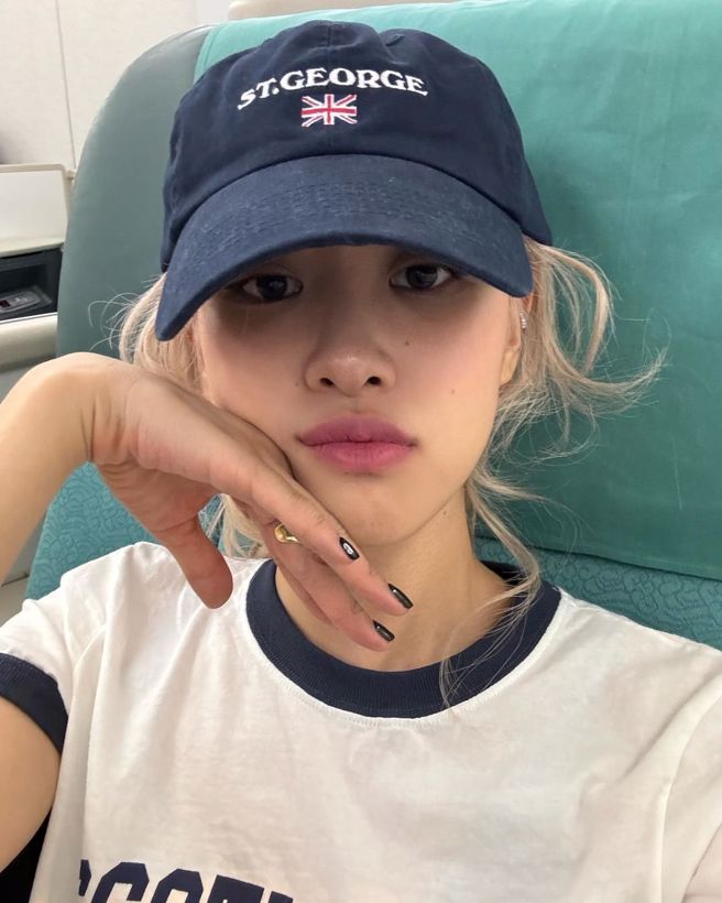 「凶版Rosé」暗黑猛料狂擦边 惹怒BLACKPINK粉丝怒斥：爱蹭 - 娱乐 - 中时新闻网