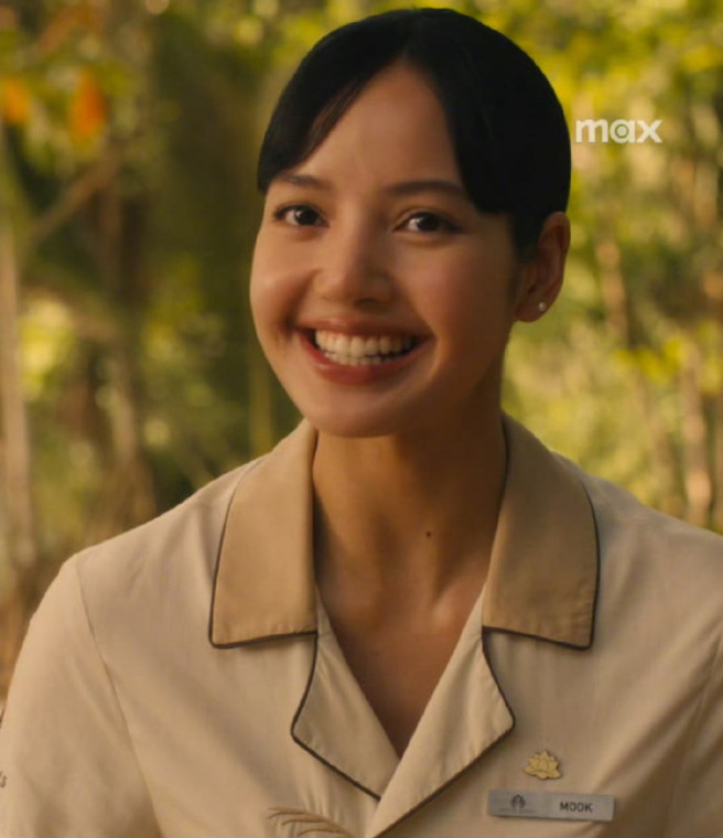 Lisa螢幕處女秀化身服務生 淡妝樸素模樣和女團造型判若兩人 - 娛樂 - 中時新聞網