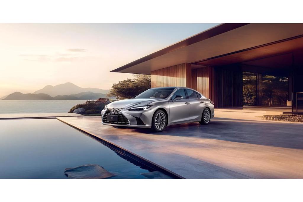 中國專用車型、海外市場暫不跟進，Lexus ES 二度小改廣州車展亮相！