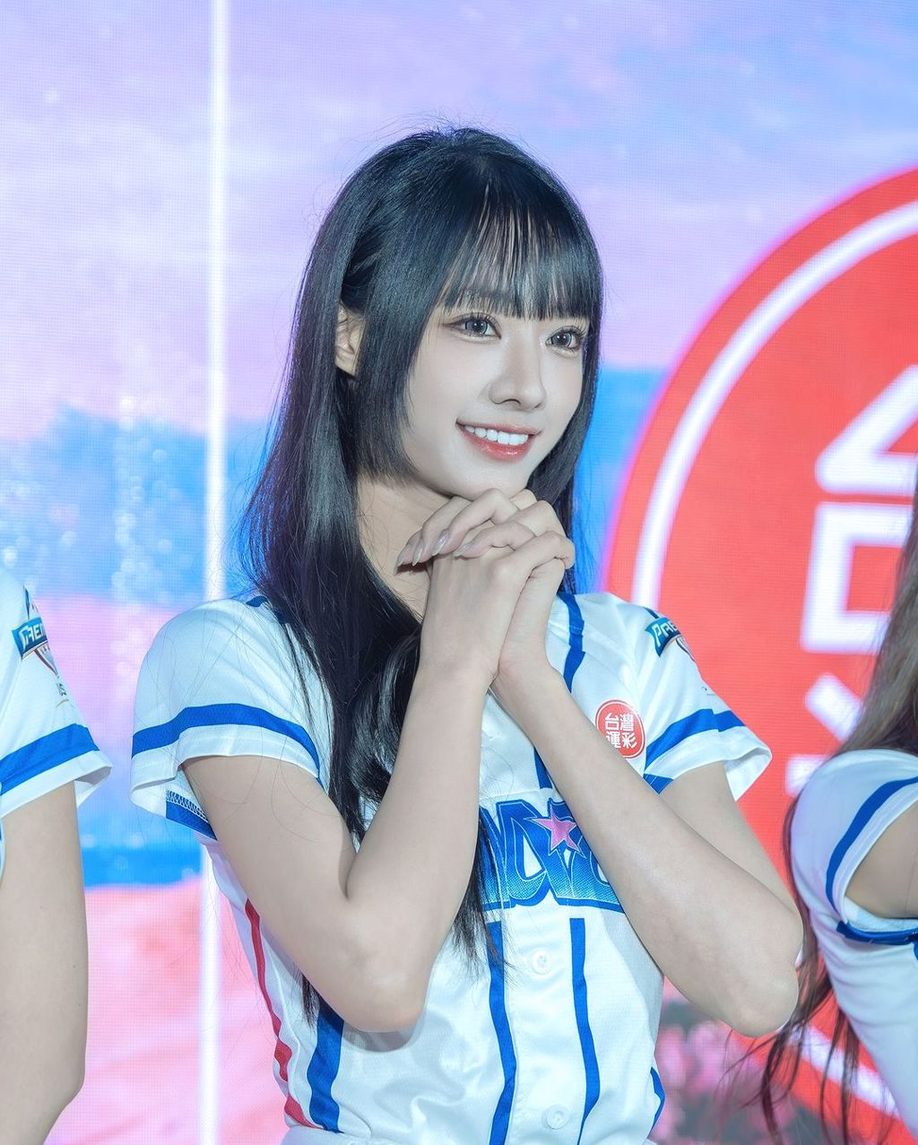 12強》桃機驚見「仙氣正妹」竟是台灣啦啦隊！自費出國原因超感人 - 娛樂 - 中時新聞網