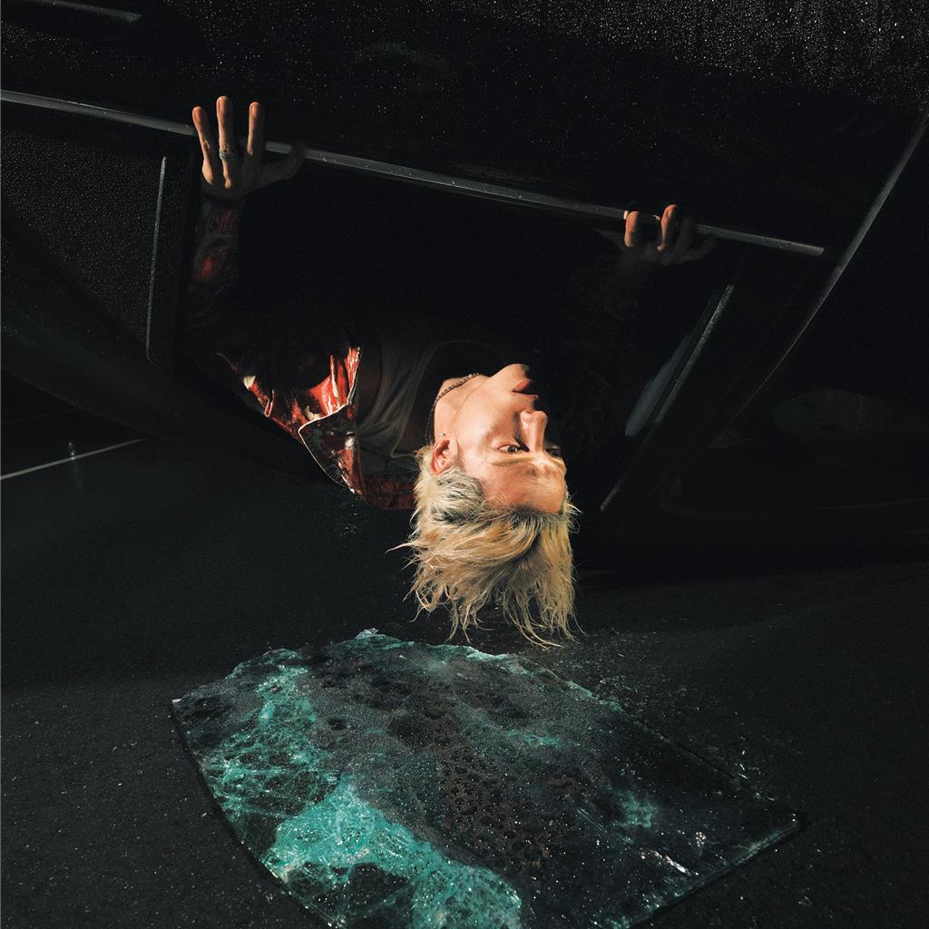 J.Sheon滿臉鮮血畫面驚悚 體認「熱戀最終形同陌路」無常 - 娛樂 - 中時