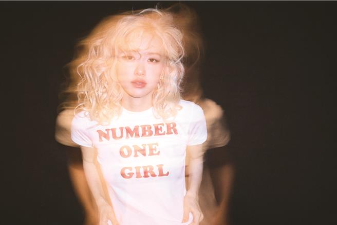 ROSÉ出新輯吐「爆紅空虛心聲」驚爆BLACKPINK巡演時跟前任大吵 - 娛樂 - 中時