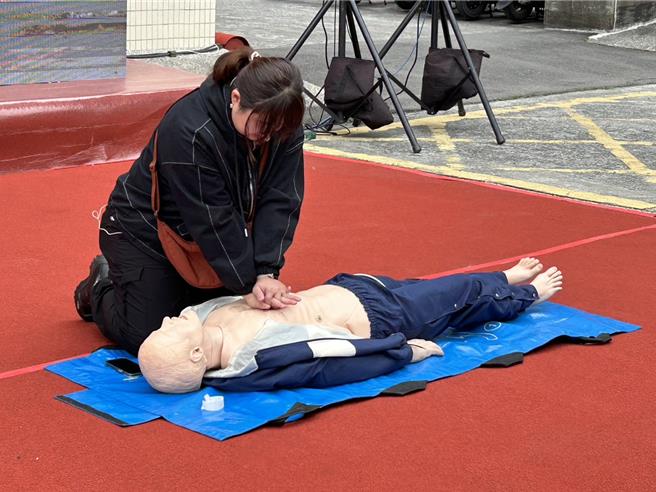 把握黄金4分钟快做CPR 高级救护队吁遇OHCA「要敢压」 - 生活 - 中时