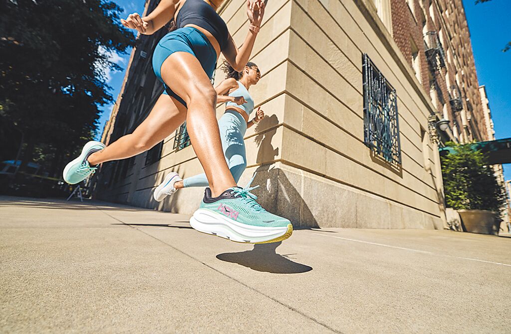 HOKA新代緩震之王亮相 - 時尚消費 - 中國時報