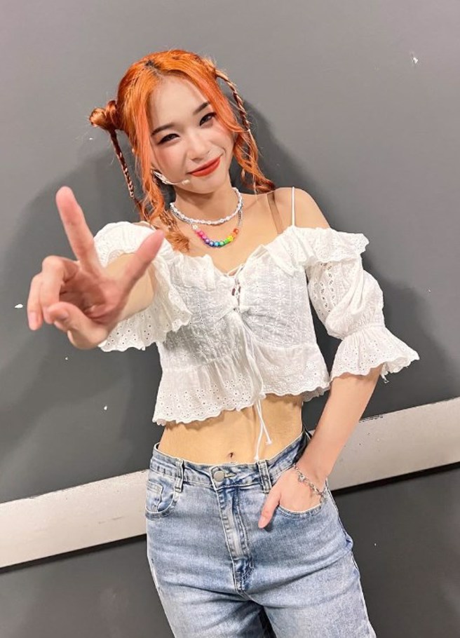 啦啦隊女神熱舞「馬甲下滑」！傲人上圍險走光 - 娛樂 - 中時新聞網