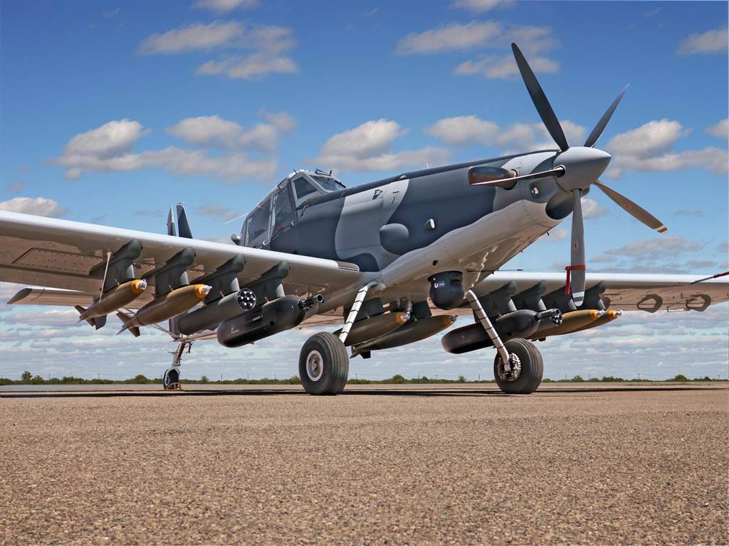 从田野到战场！AT-802农用飞机变身OA-1K「天袭者2式」攻击机 - 军事 - 中时新闻网