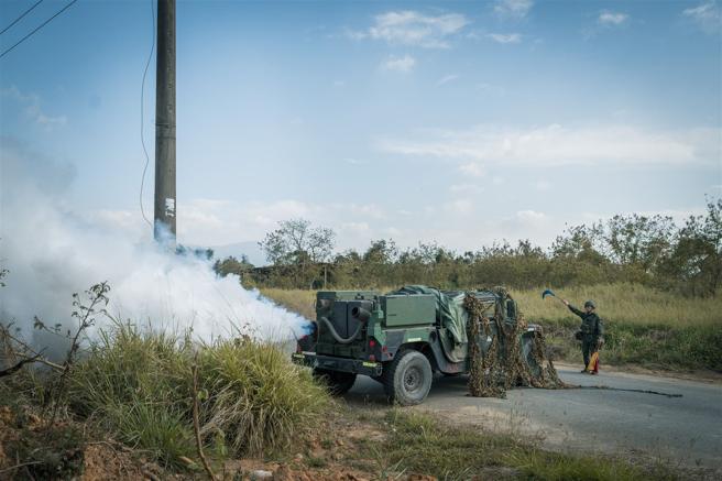 36化兵群戰術鑑測發煙作業 應急防護重要目標 - 軍事 - 中時新聞網