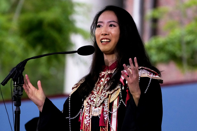 影》哈佛正妹陸生畢業演說爆紅 原想待美 現考慮赴他國 - 國際 - 中時新聞網