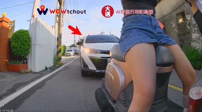 女騎士怒斥轎車狂按喇叭逼車！ 網友全歪樓「有腿腿」 - 社會 - 中時新聞網
