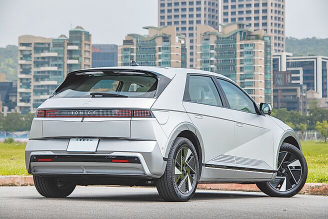 HYUNDAI IONIQ 5 科技進化 開夜車更安全 - 時尚消費 - 中國時報