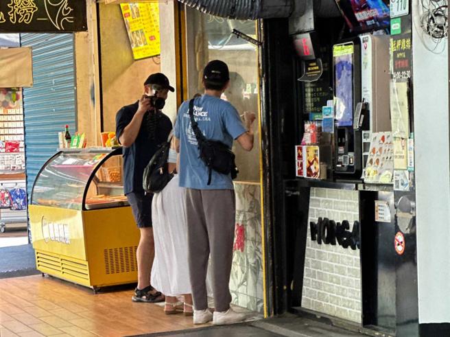 直擊》百萬YTR「DoDo Men」罕見合體！ 帶外國友人吃台味麵線 - 華人星光 - 中時新聞網