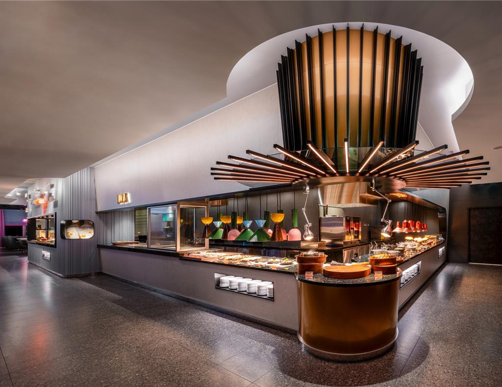 饗賓URBAN PARADISE挑戰4億年收 超過200道美饌無限吃 - 玩天下