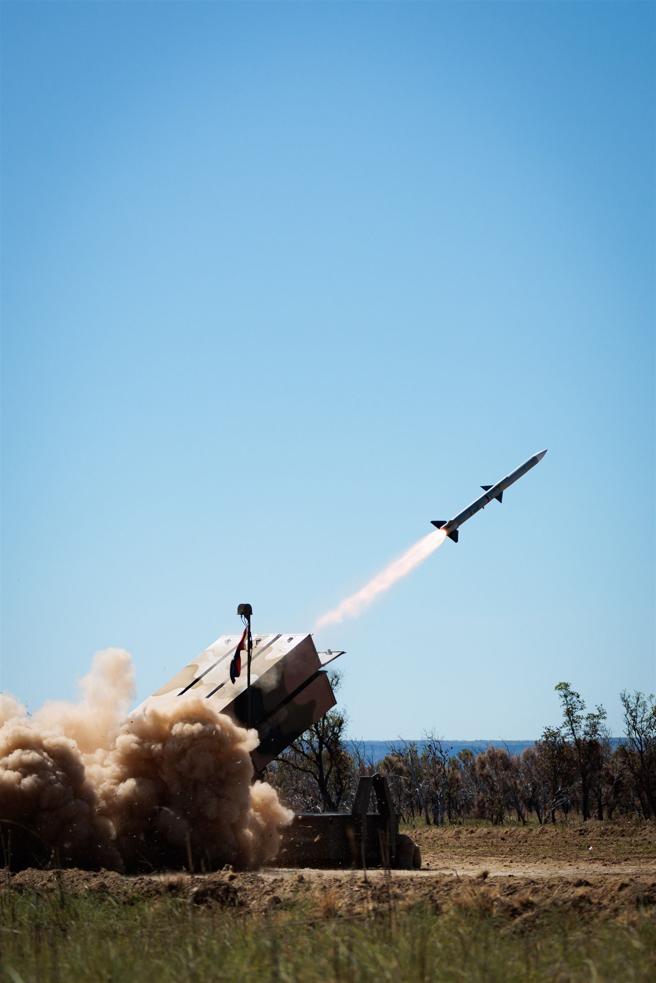 澳洲「護衛軍刀」聯演 首度發射「NASAMS」AIM-120飛彈 - 軍事 - 中時新聞網