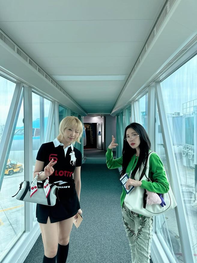 2NE1抵台！Dara背GUCCI大包掛滿玩偶超萌！ CL辣秀事業線全場暴動 - 娛樂 - 中時