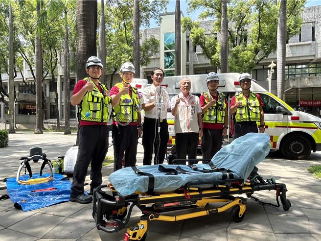 屏東OHCA急救存活率提升至30.91％ 首支高級救護隊新增「接駁制」 - 寶島 - 中時