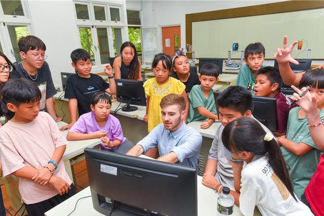 美國學生惦記台灣美好 用3D列印激發偏鄉學童創意 - 寶島 - 中時