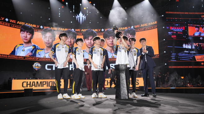 中信飞牡蛎电竞战队勇夺LCP冠军 18岁小将蔡明宏摘FMVP 10月挑战世界赛 - 体育 - 中时新闻网