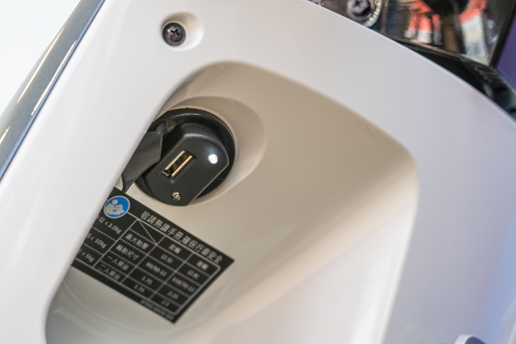 從沉潛到逆襲，從 Ionex i-One Fly Techno 與 Kymco RTS R 新色看見光陽新賽局！