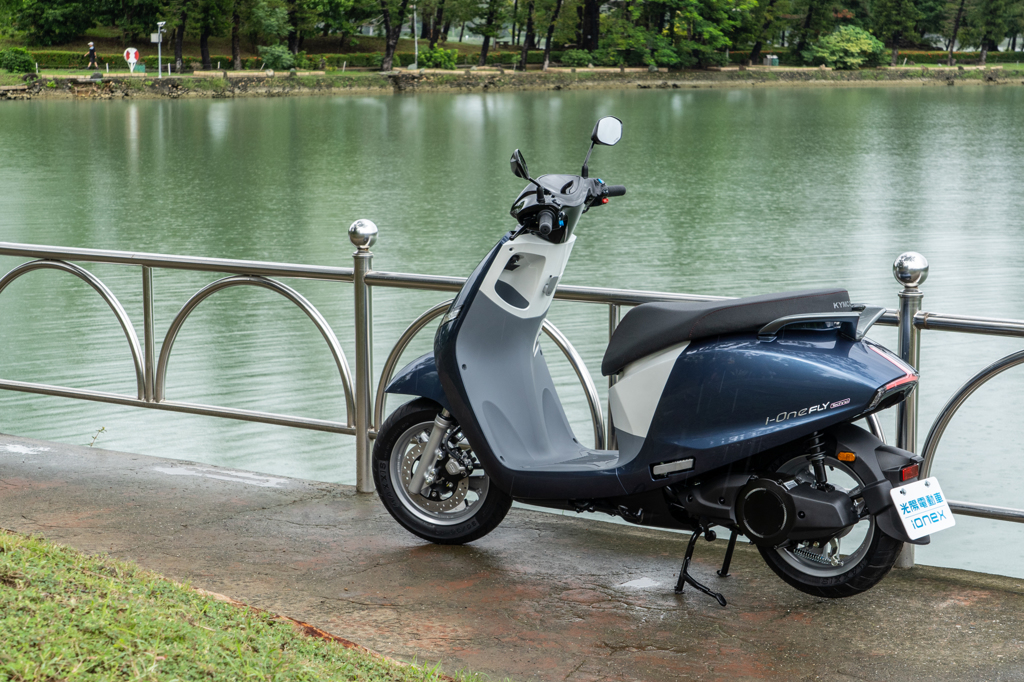 從沉潛到逆襲，從 Ionex i-One Fly Techno 與 Kymco RTS R 新色看見光陽新賽局！