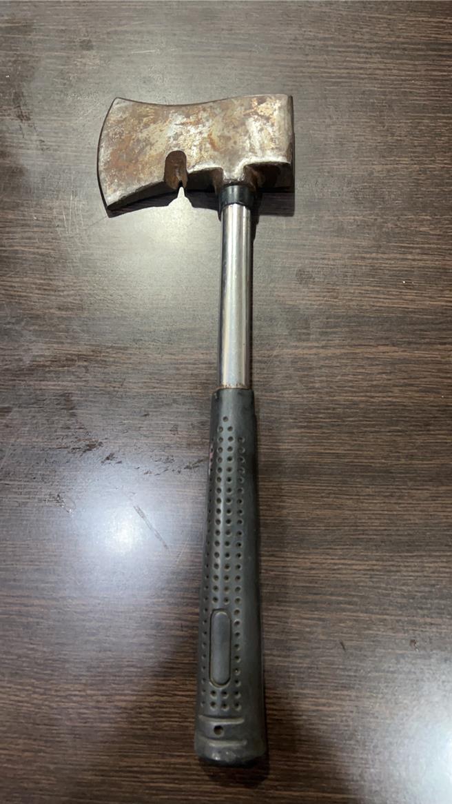 離譜！新北男疑搶麵店座位 竟亮斧頭傷人遭逮 - 社會 - 中時